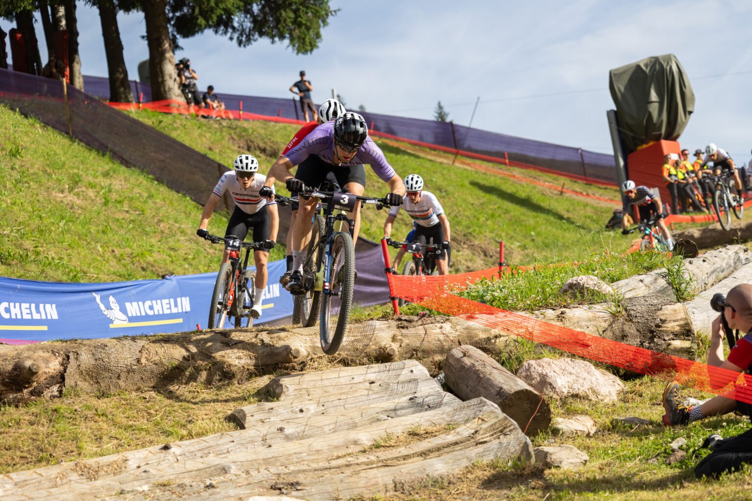 2025 UCI MTB World Series Teams - www.xcomtb.com